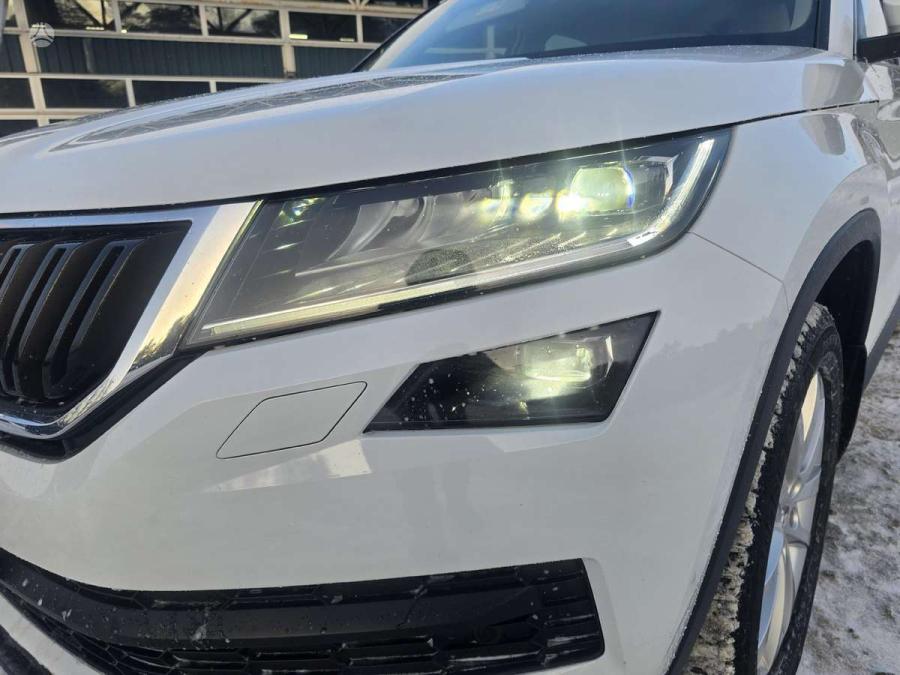 Белый Шкода Kodiaq 2019 в Вильнюс, объемом двигателя 1.97 л и пробегом 123 тыс. км за 24200 €, фото 2 на AUTOMOTO.COM.LV