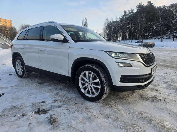 Белый Шкода Kodiaq 2019 в Вильнюс, объемом двигателя 1.97 л и пробегом 123 тыс. км за 24200 €, фото 3 на AUTOMOTO.COM.LV