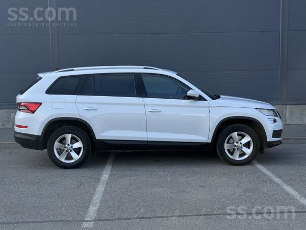 White Skoda Kodiaq 2019 in Riga, with an engine capacity of 2.00 L and mileage of 154 thousand km for 21850 €, photo 8 on AUTOMOTO.COM.LV