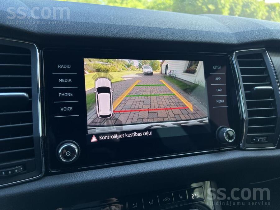 Белый Шкода Kodiaq 2019 в Огре, объемом двигателя 1.50 л и пробегом 130 тыс. км за 19950 €, фото 25 на AUTOMOTO.COM.LV