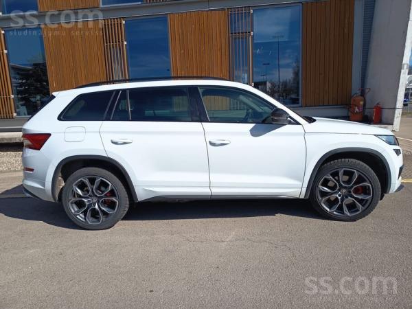 Белый Шкода Kodiaq 2019 в Рига, объемом двигателя 2.00 л и пробегом 253 тыс. км за 23000 €, фото 4 на AUTOMOTO.COM.LV