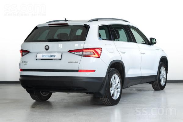 White Skoda Kodiaq 2019 in Riga, with an engine capacity of 1.50 L and mileage of 90 thousand km for 18790 €, photo 4 on AUTOMOTO.COM.LV