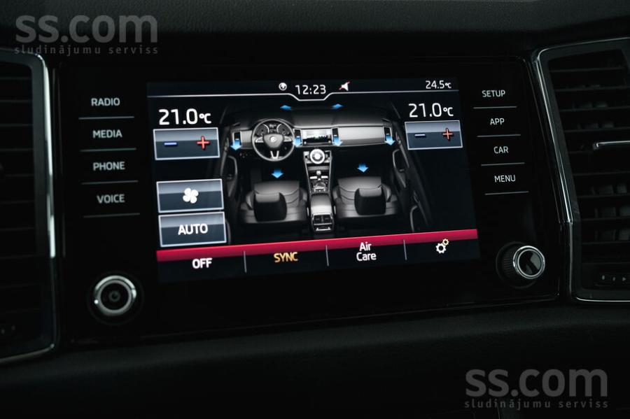 Balts Skoda Kodiaq 2019 Rīga, ar dzinēja tilpumu 1.50 L un nobraukumu 90 tūkst. km par 18790 €, foto 17 vietnē AUTOMOTO.COM.LV