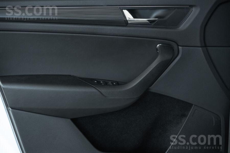 Balts Skoda Kodiaq 2019 Rīga, ar dzinēja tilpumu 1.50 L un nobraukumu 90 tūkst. km par 18790 €, foto 21 vietnē AUTOMOTO.COM.LV