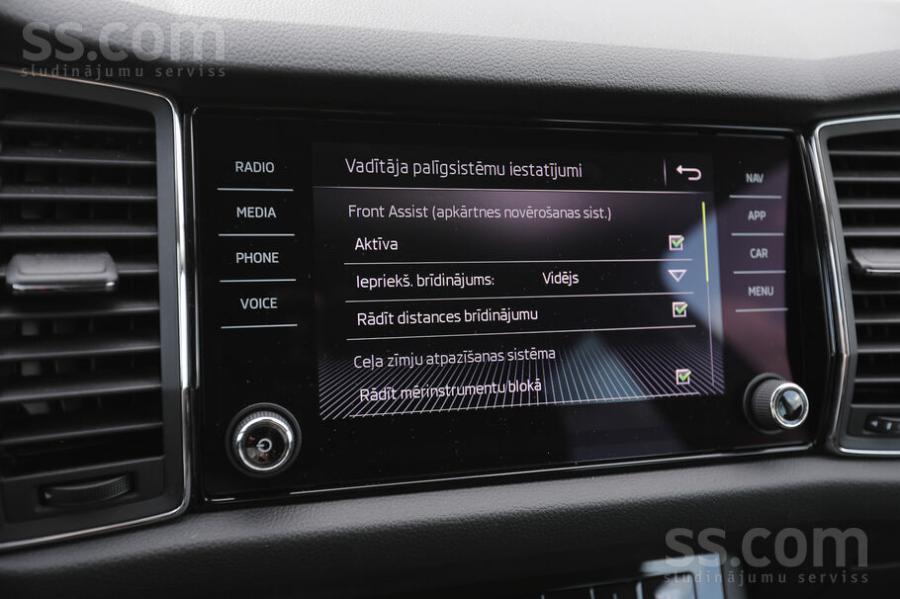 Balts Skoda Kodiaq 2019 Rīga, ar dzinēja tilpumu 2.00 L un nobraukumu 248 tūkst. km par 16990 €, foto 18 vietnē AUTOMOTO.COM.LV