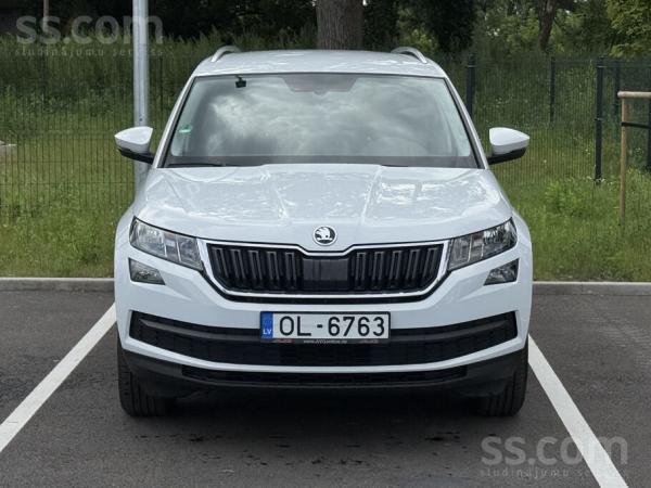 White Skoda Kodiaq 2019 in Riga, with an engine capacity of 2.00 L and mileage of 154 thousand km for 19990 €, photo 2 on AUTOMOTO.COM.LV