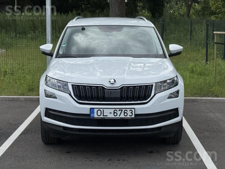 White Skoda Kodiaq 2019 in Riga, with an engine capacity of 2.00 L and mileage of 154 thousand km for 19990 €, photo 3 on AUTOMOTO.COM.LV