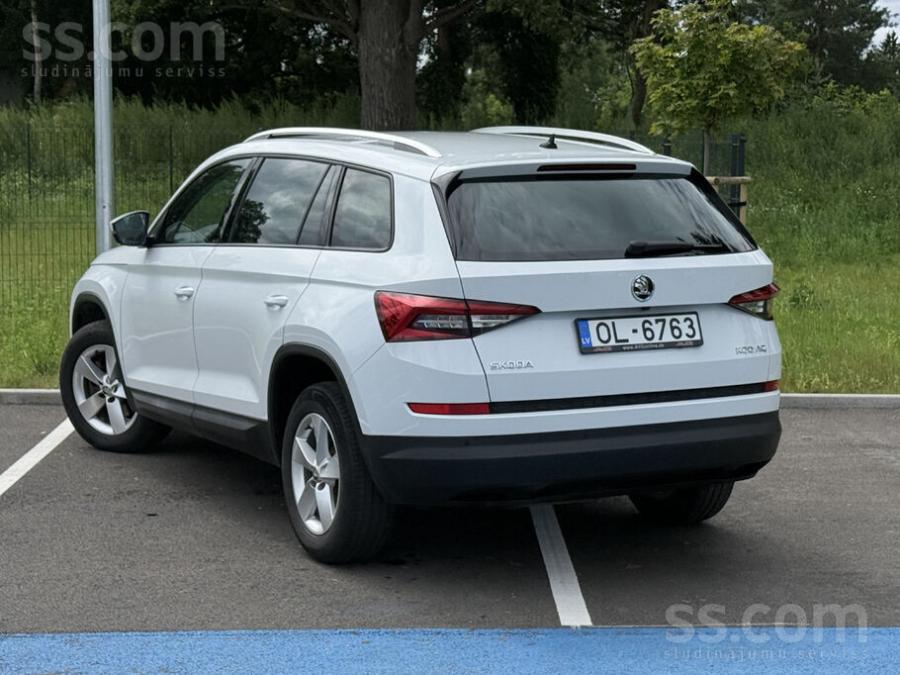 White Skoda Kodiaq 2019 in Riga, with an engine capacity of 2.00 L and mileage of 154 thousand km for 19990 €, photo 5 on AUTOMOTO.COM.LV