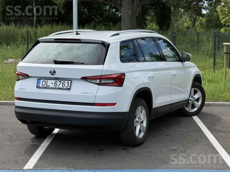 White Skoda Kodiaq 2019 in Riga, with an engine capacity of 2.00 L and mileage of 154 thousand km for 19990 €, photo 7 on AUTOMOTO.COM.LV