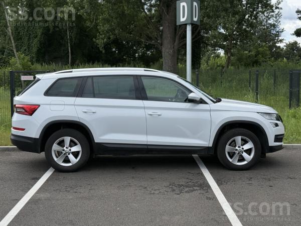 White Skoda Kodiaq 2019 in Riga, with an engine capacity of 2.00 L and mileage of 154 thousand km for 19990 €, photo 7 on AUTOMOTO.COM.LV