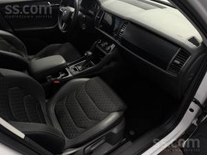 White Skoda Kodiaq 2019 in Riga, with an engine capacity of 2.00 L and mileage of 154 thousand km for 19990 €, photo 12 on AUTOMOTO.COM.LV