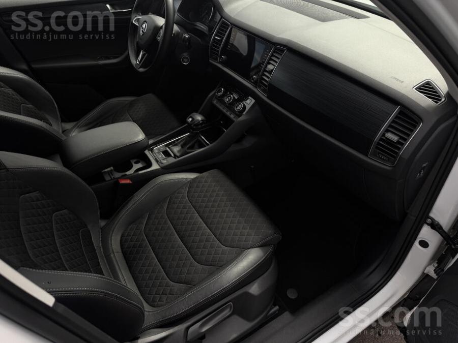 White Skoda Kodiaq 2019 in Riga, with an engine capacity of 2.00 L and mileage of 154 thousand km for 19990 €, photo 12 on AUTOMOTO.COM.LV