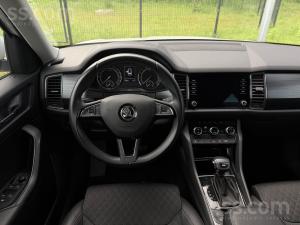 White Skoda Kodiaq 2019 in Riga, with an engine capacity of 2.00 L and mileage of 154 thousand km for 19990 €, photo 18 on AUTOMOTO.COM.LV