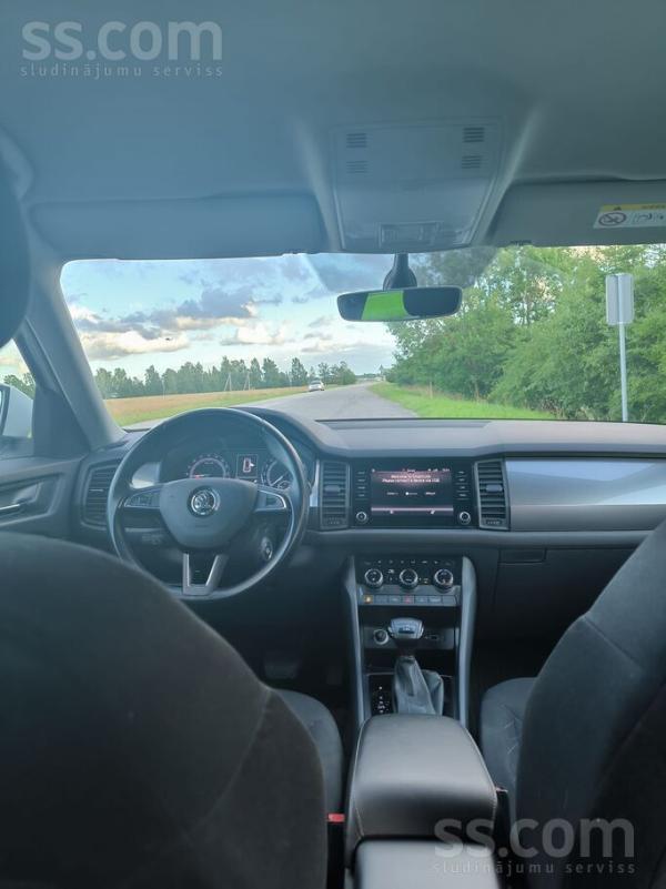 White Skoda Kodiaq 2019 in Riga, with an engine capacity of 2.00 L and mileage of 236 thousand km for 14900 €, photo 7 on AUTOMOTO.COM.LV