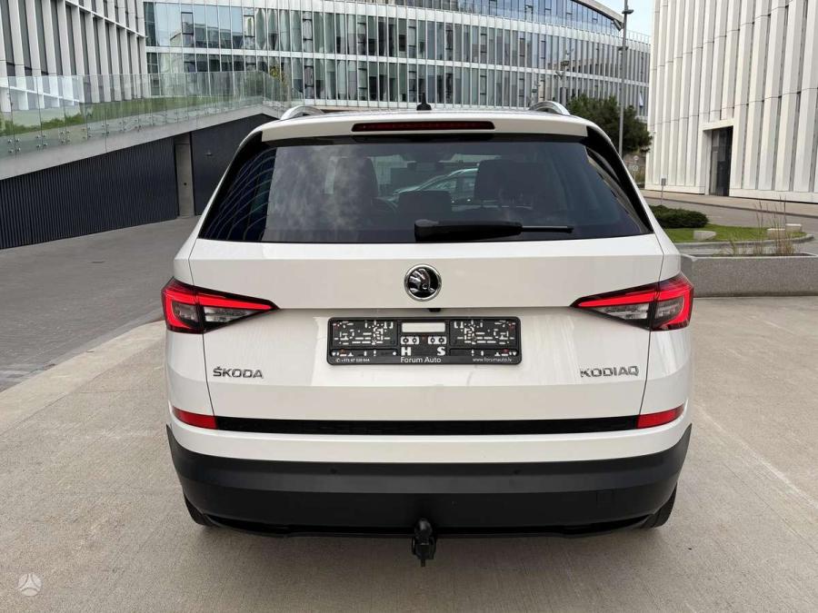 Белый Шкода Kodiaq 2019 в Вильнюс, объемом двигателя 1.50 л и пробегом 183 тыс. км за 17300 €, фото 7 на AUTOMOTO.COM.LV