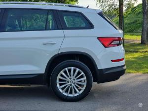 Белый Шкода Kodiaq 2019 в Таураге, объемом двигателя 1.50 л и пробегом 122 тыс. км за 15500 €, фото 12 на AUTOMOTO.COM.LV