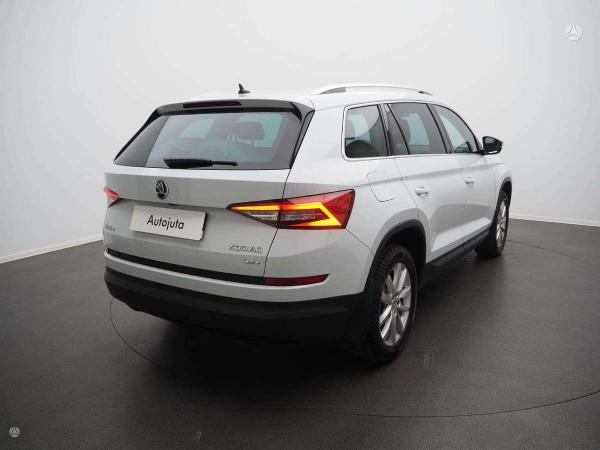 Balts Skoda Kodiaq 2019 Viļņa, ar dzinēja tilpumu 1.97 L un nobraukumu 124 tūkst. km par 22400 €, foto 4 vietnē AUTOMOTO.COM.LV