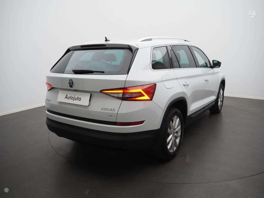 Белый Шкода Kodiaq 2019 в Вильнюс, объемом двигателя 1.97 л и пробегом 124 тыс. км за 22400 €, фото 5 на AUTOMOTO.COM.LV