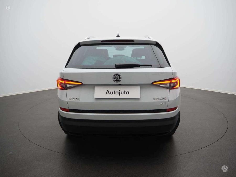 Белый Шкода Kodiaq 2019 в Вильнюс, объемом двигателя 1.97 л и пробегом 124 тыс. км за 22400 €, фото 6 на AUTOMOTO.COM.LV