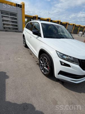 Белый Шкода Kodiaq 2019 в Лиепая, объемом двигателя 2.00 л и пробегом 190 тыс. км за 25300 €, фото  на AUTOMOTO.COM.LV