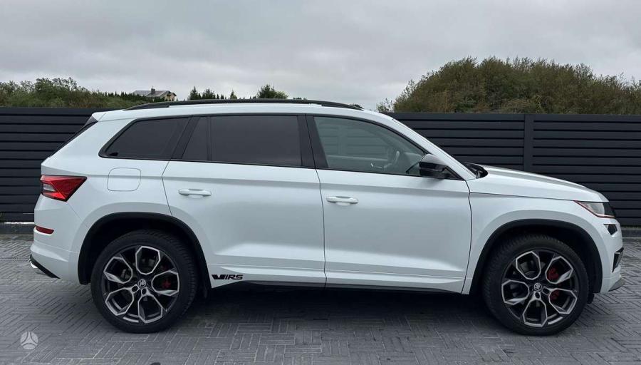 White Skoda Kodiaq 2019 in Kaunas, with an engine capacity of 1.97 L and mileage of 200 thousand km for 22680 €, photo 6 on AUTOMOTO.COM.LV