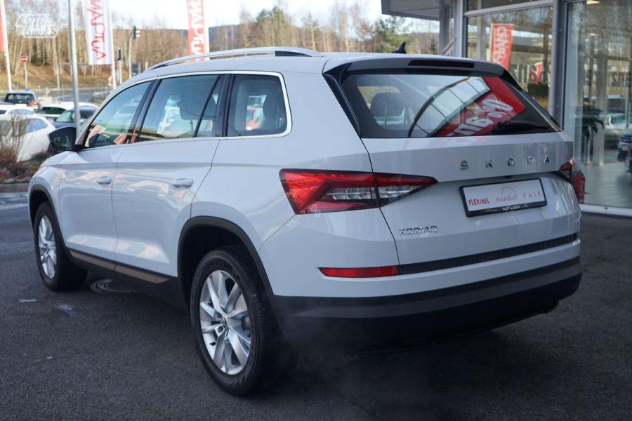White Skoda Kodiaq 2020 in Kaunas, with an engine capacity of 1.50 L and mileage of 57 thousand km for 27540 €, photo 5 on AUTOMOTO.COM.LV