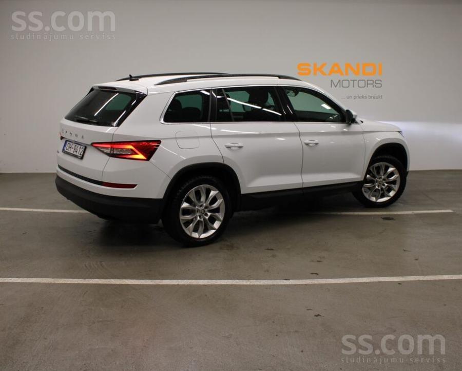 White Skoda Kodiaq 2020 in Riga, with an engine capacity of 1.50 L and mileage of 103 thousand km for 23490 €, photo 4 on AUTOMOTO.COM.LV
