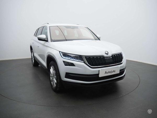 Белый Шкода Kodiaq 2020 в Вильнюс, объемом двигателя 1.97 л и пробегом 122 тыс. км за 22700 €, фото 3 на AUTOMOTO.COM.LV