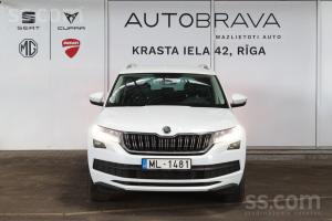 White Skoda Kodiaq 2020 in Riga, with an engine capacity of 2.00 L and mileage of 119 thousand km for 25800 €, photo 3 on AUTOMOTO.COM.LV