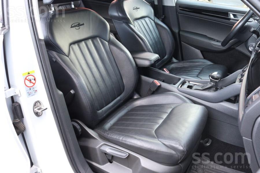 White Skoda Kodiaq 2020 in Riga, with an engine capacity of 2.00 L and mileage of 119 thousand km for 25800 €, photo 31 on AUTOMOTO.COM.LV