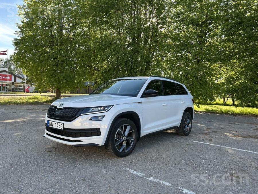White Skoda Kodiaq 2020 in Kuldiga, with an engine capacity of 2.00 L and mileage of 152 thousand km for 21000 €, photo 1 on AUTOMOTO.COM.LV