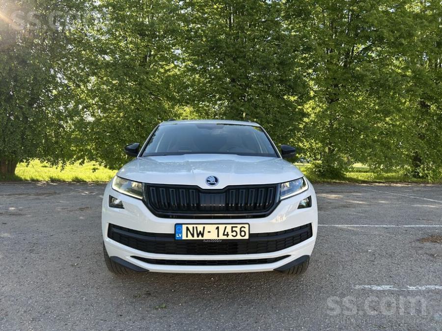 White Skoda Kodiaq 2020 in Kuldiga, with an engine capacity of 2.00 L and mileage of 152 thousand km for 21000 €, photo 3 on AUTOMOTO.COM.LV