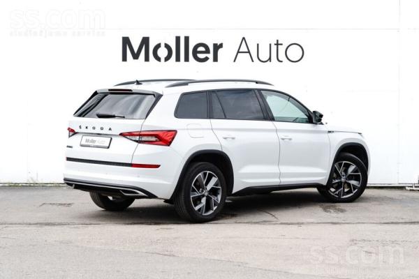 White Skoda Kodiaq 2020 in Riga, with an engine capacity of 2.00 L and mileage of 152 thousand km for 22500 €, photo 4 on AUTOMOTO.COM.LV