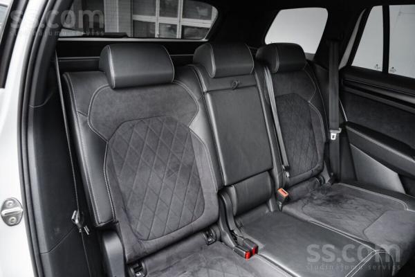 White Skoda Kodiaq 2020 in Riga, with an engine capacity of 2.00 L and mileage of 152 thousand km for 22500 €, photo 7 on AUTOMOTO.COM.LV