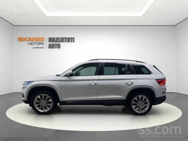 White Skoda Kodiaq 2020 in Riga, with an engine capacity of 1.50 L and mileage of 103 thousand km for 21790 €, photo 3 on AUTOMOTO.COM.LV