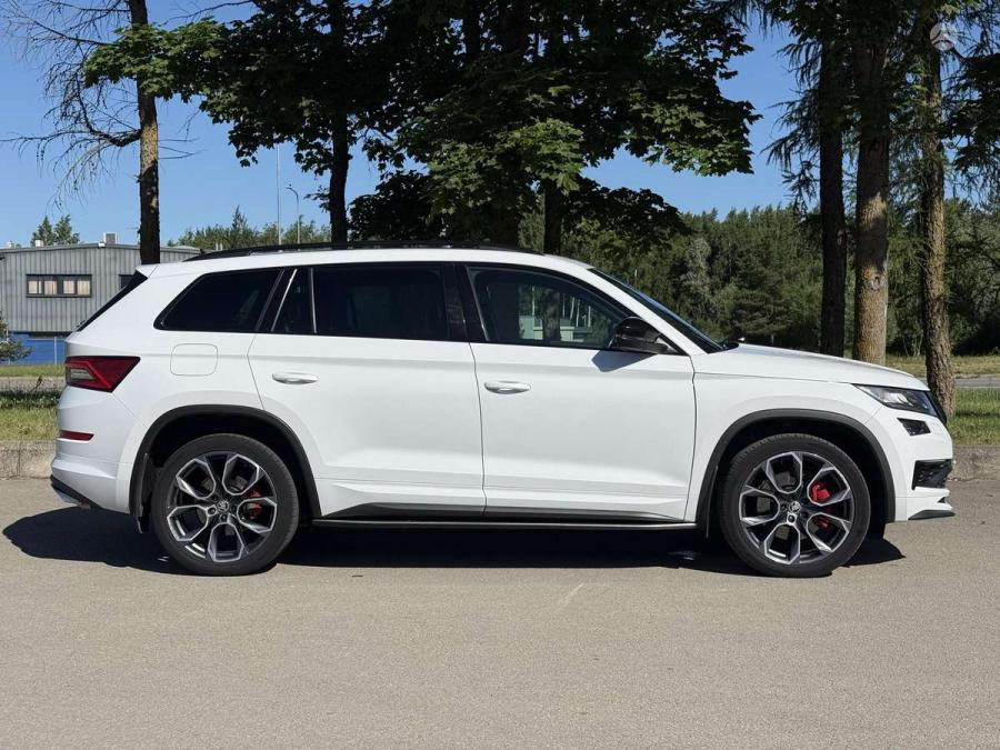 Белый Шкода Kodiaq 2020 в Паневежис, объемом двигателя 1.97 л и пробегом 151 тыс. км за 25900 €, фото 24 на AUTOMOTO.COM.LV