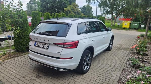 Белый Шкода Kodiaq 2020 в Рига, объемом двигателя 2.00 л и пробегом 129 тыс. км за 25500 €, фото 3 на AUTOMOTO.COM.LV