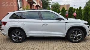 White Skoda Kodiaq 2020 in Riga, with an engine capacity of 2.00 L and mileage of 129 thousand km for 25500 €, photo 8 on AUTOMOTO.COM.LV