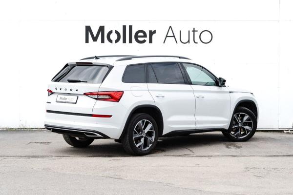 Белый Шкода Kodiaq 2020 в Рига, объемом двигателя 2.00 л и пробегом 152 тыс. км за 22500 €, фото 4 на AUTOMOTO.COM.LV