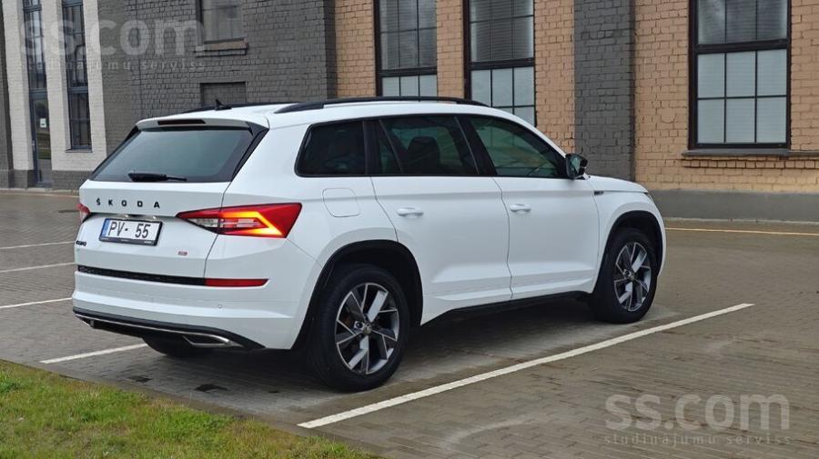 Balts Skoda Kodiaq 2020 Rīga, ar dzinēja tilpumu 1.50 L un nobraukumu 112 tūkst. km par 21500 €, foto 3 vietnē AUTOMOTO.COM.LV