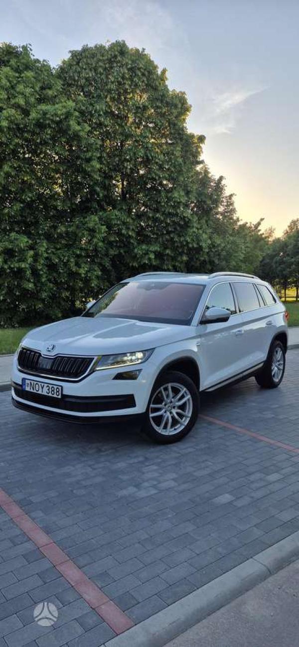 White Skoda Kodiaq 2020 in Telschi, with an engine capacity of 1.97 L and mileage of 223 thousand km for 18500 €, photo 2 on AUTOMOTO.COM.LV