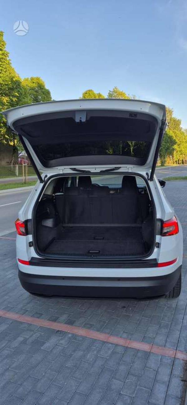 White Skoda Kodiaq 2020 in Telschi, with an engine capacity of 1.97 L and mileage of 223 thousand km for 18500 €, photo 7 on AUTOMOTO.COM.LV