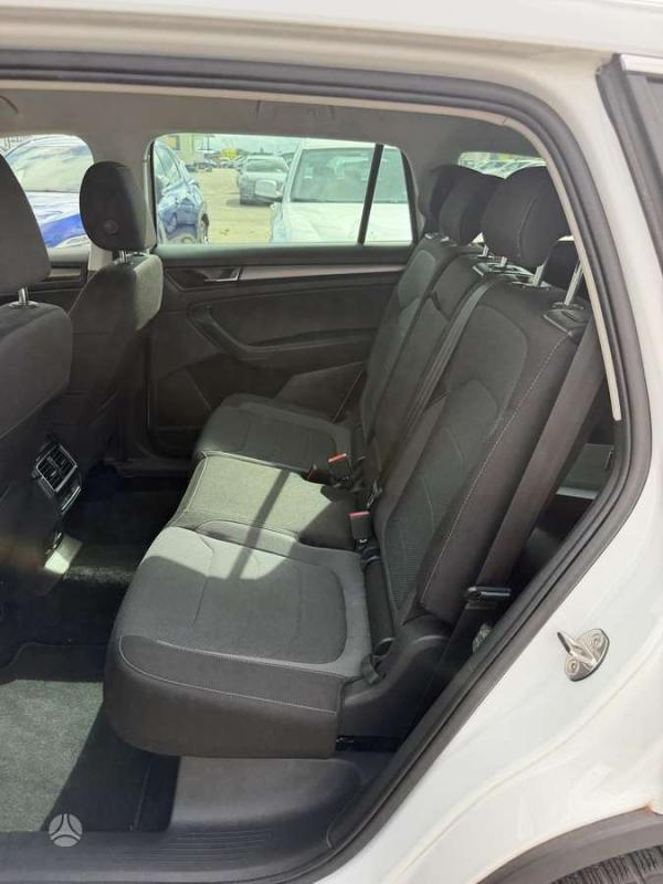 Balts Skoda Kodiaq 2020 Panevēža, ar dzinēja tilpumu 2.00 L un nobraukumu 180 tūkst. km par 17500 €, foto 10 vietnē AUTOMOTO.COM.LV