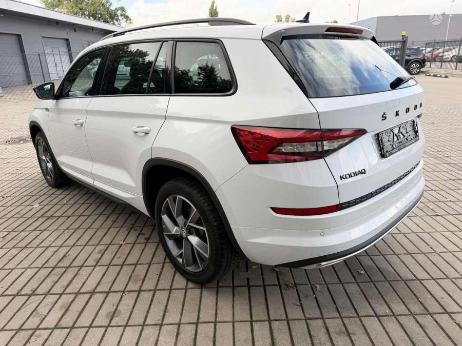 White Skoda Kodiaq 2020 in Kaunas, with an engine capacity of 1.50 L and mileage of 199 thousand km for 19700 €, photo 5 on AUTOMOTO.COM.LV
