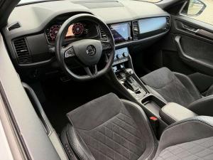 White Skoda Kodiaq 2020 in Kaunas, with an engine capacity of 1.50 L and mileage of 199 thousand km for 19700 €, photo 7 on AUTOMOTO.COM.LV