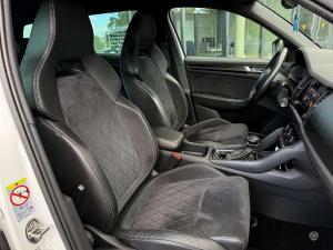 White Skoda Kodiaq 2020 in Kaunas, with an engine capacity of 1.50 L and mileage of 199 thousand km for 19700 €, photo 15 on AUTOMOTO.COM.LV