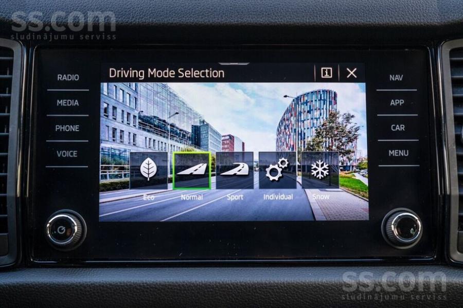 Белый Шкода Kodiaq 2020 в Рига, объемом двигателя 2.00 л и пробегом 135 тыс. км за 25250 €, фото 14 на AUTOMOTO.COM.LV