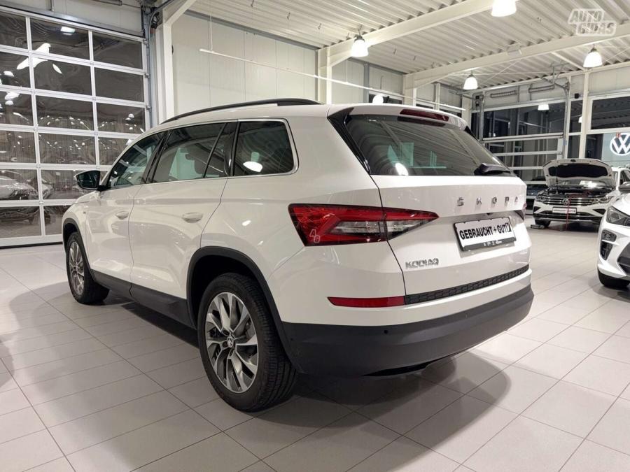 White Skoda Kodiaq 2021 in Kaunas, with an engine capacity of 1.50 L and mileage of 69 thousand km for 31001 €, photo 2 on AUTOMOTO.COM.LV