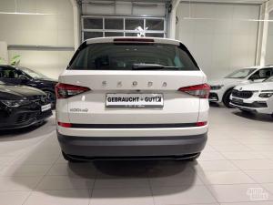 White Skoda Kodiaq 2021 in Kaunas, with an engine capacity of 1.50 L and mileage of 69 thousand km for 31001 €, photo 3 on AUTOMOTO.COM.LV