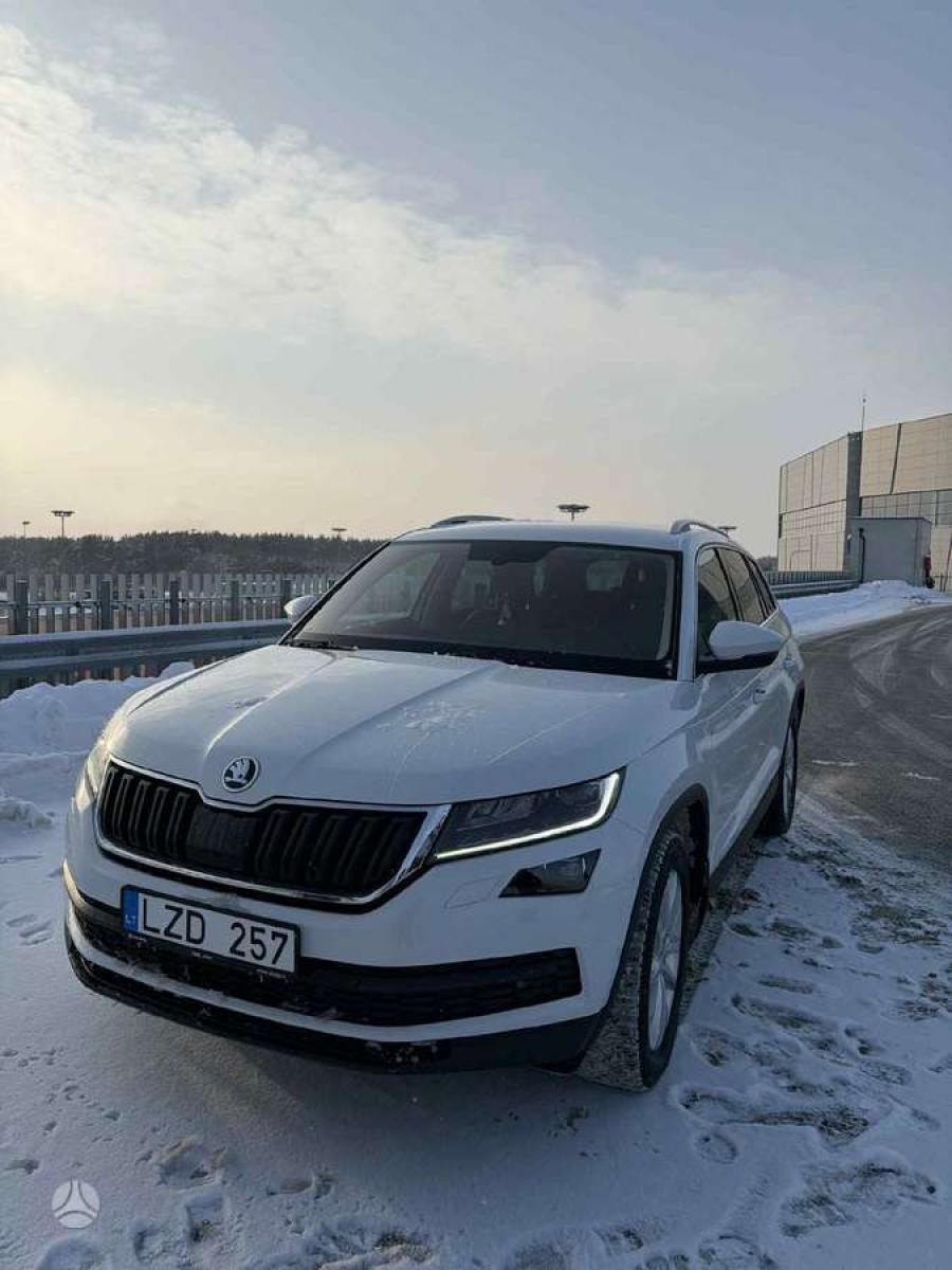 Белый Шкода Kodiaq 2021 в Вильнюс, объемом двигателя 1.98 л и пробегом 143 тыс. км за 26000 €, фото 1 на AUTOMOTO.COM.LV